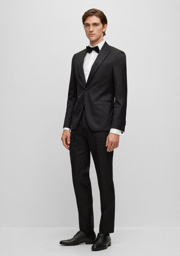 Elegant Ways to Wear Derby Shoes with a Suit